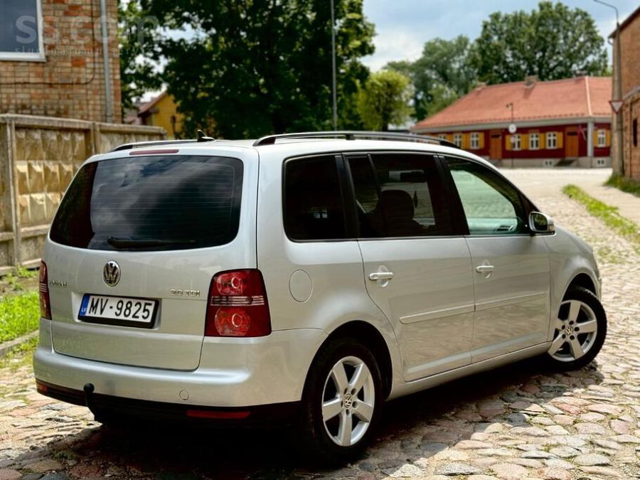 Volkswagen Touran 2008 in Jelgava, with an engine capacity of 2.00 L and mileage of 257 thousand km for 2650 €, photo 5 on AUTOMOTO.COM.LV