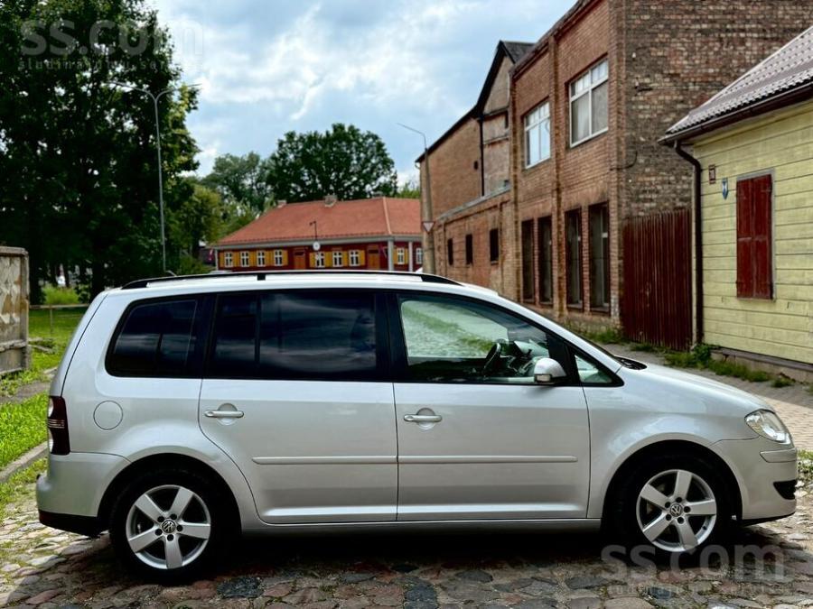 Volkswagen Touran 2008 in Jelgava, with an engine capacity of 2.00 L and mileage of 257 thousand km for 2650 €, photo 7 on AUTOMOTO.COM.LV