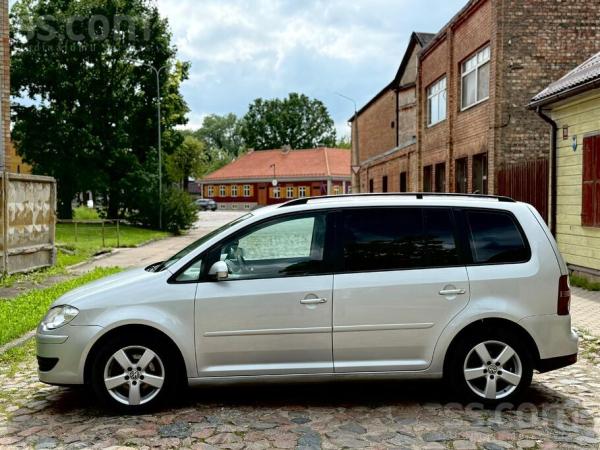 Volkswagen Touran 2008 in Jelgava, with an engine capacity of 2.00 L and mileage of 257 thousand km for 2650 €, photo 8 on AUTOMOTO.COM.LV