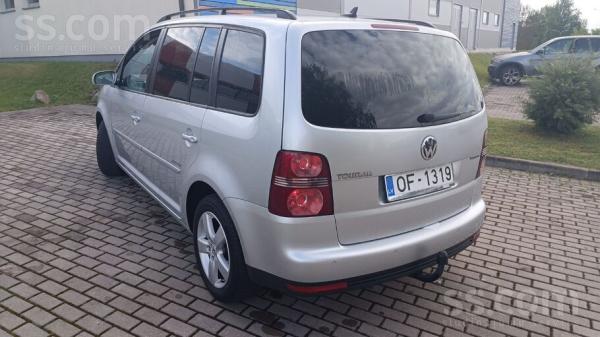 Volkswagen Touran 2008 in Jekabpils, with an engine capacity of 1.90 L and mileage of 282 thousand km for 3550 €, photo 4 on AUTOMOTO.COM.LV