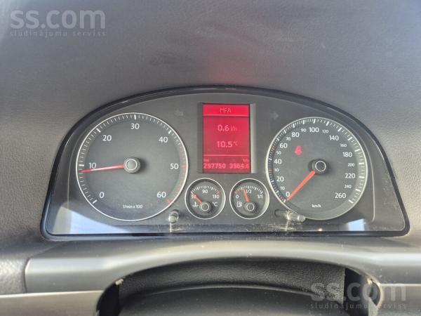 Volkswagen Touran 2008 in Liepaja, with an engine capacity of 1.90 L and mileage of 298 thousand km for 2300 €, photo 11 on AUTOMOTO.COM.LV