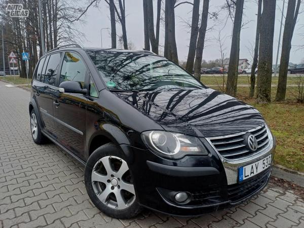 Volkswagen Touran 2008 Kauņa, ar dzinēja tilpumu 2.00 L un nobraukumu 321 tūkst. km par 3300 €, foto 3 vietnē AUTOMOTO.COM.LV