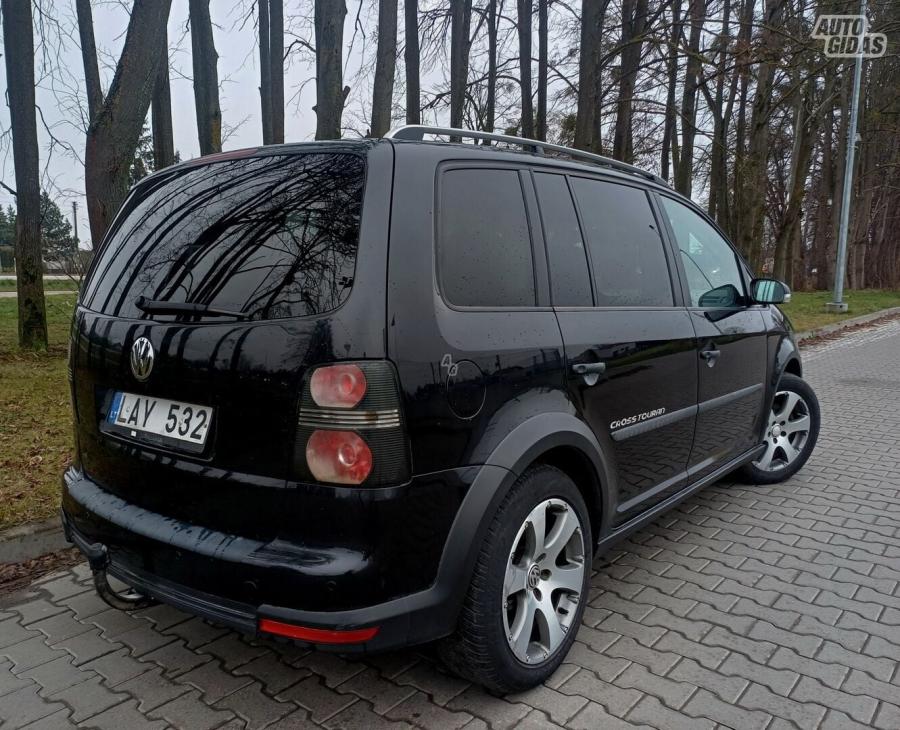 Volkswagen Touran 2008 in Kaunas, with an engine capacity of 2.00 L and mileage of 321 thousand km for 3300 €, photo 10 on AUTOMOTO.COM.LV