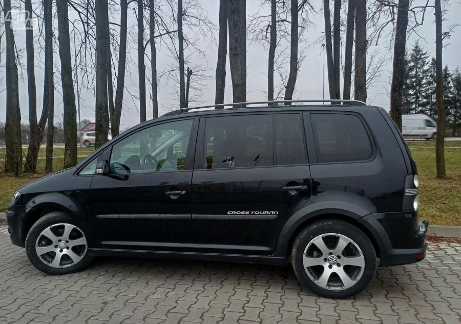 Volkswagen Touran 2008 in Kaunas, with an engine capacity of 2.00 L and mileage of 321 thousand km for 3300 €, photo 11 on AUTOMOTO.COM.LV