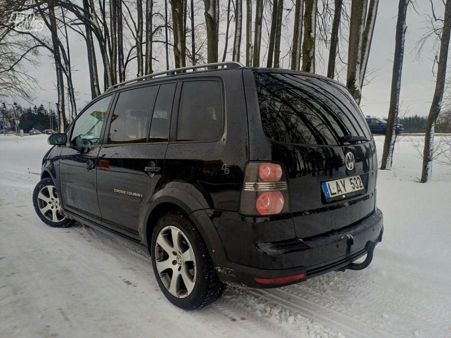 Volkswagen Touran 2008 in Kaunas, with an engine capacity of 2.00 L and mileage of 321 thousand km for 3150 €, photo 9 on AUTOMOTO.COM.LV