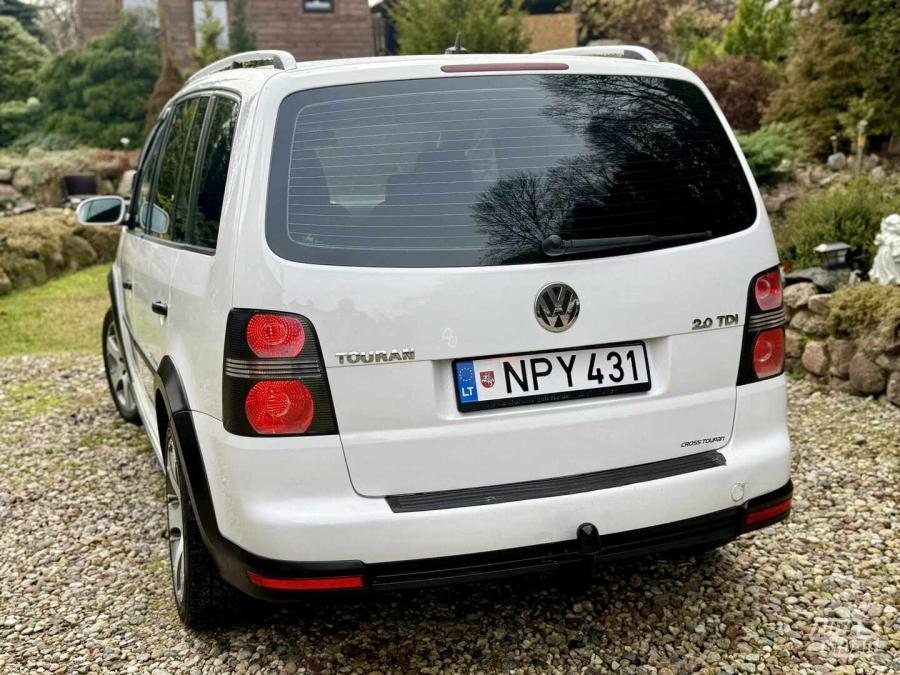 Volkswagen Touran 2008 Viļņa, ar dzinēja tilpumu 2.00 L un nobraukumu 399 tūkst. km par 3490 €, foto 4 vietnē AUTOMOTO.COM.LV