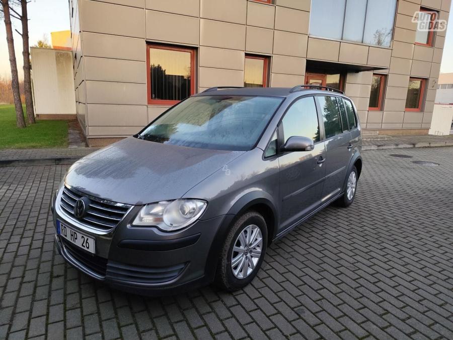 Volkswagen Touran 2008 Mažeikiai, ar dzinēja tilpumu 1.90 L un nobraukumu 289 tūkst. km par 3900 €, foto 13 vietnē AUTOMOTO.COM.LV