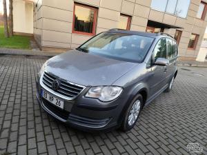 Volkswagen Touran 2008 in Mazeikiai, with an engine capacity of 1.90 L and mileage of 289 thousand km for 3900 €, photo 8 on AUTOMOTO.COM.LV