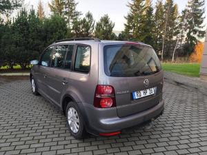 Volkswagen Touran 2008 in Mazeikiai, with an engine capacity of 1.90 L and mileage of 289 thousand km for 3900 €, photo 9 on AUTOMOTO.COM.LV