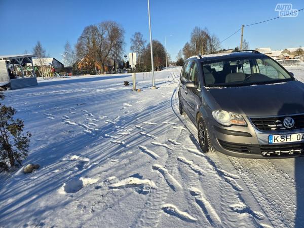 Volkswagen Touran 2008 Telšiai, ar dzinēja tilpumu 1.90 L un nobraukumu 350 tūkst. km par 2850 €, foto 2 vietnē AUTOMOTO.COM.LV
