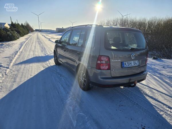 Volkswagen Touran 2008 Telšiai, ar dzinēja tilpumu 1.90 L un nobraukumu 350 tūkst. km par 2850 €, foto 8 vietnē AUTOMOTO.COM.LV