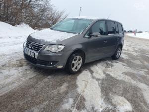 Volkswagen Touran 2008 in Kaunas, with an engine capacity of 1.90 L and mileage of 267 thousand km for 1650 €, photo  on AUTOMOTO.COM.LV
