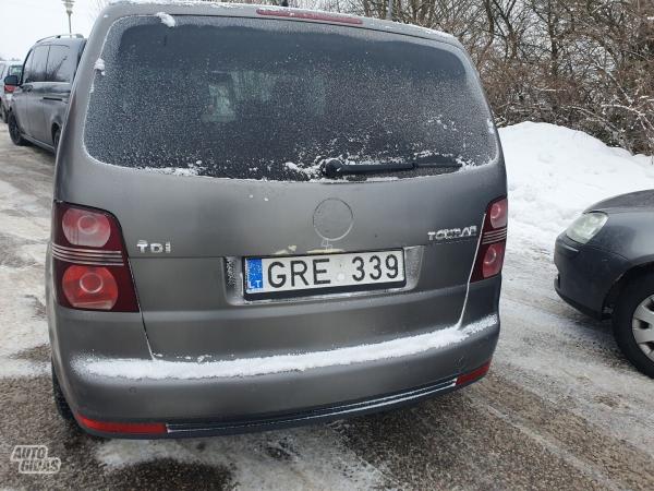 Volkswagen Touran 2008 in Kaunas, with an engine capacity of 1.90 L and mileage of 267 thousand km for 1650 €, photo 6 on AUTOMOTO.COM.LV