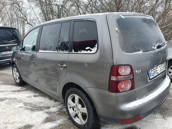Volkswagen Touran 2008 in Kaunas, with an engine capacity of 1.90 L and mileage of 267 thousand km for 1650 €, photo 7 on AUTOMOTO.COM.LV