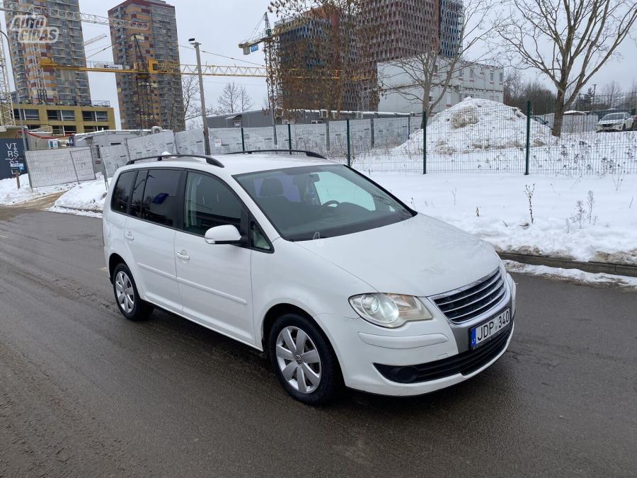 Volkswagen Touran 2008 Viļņa, ar dzinēja tilpumu 1.90 L un nobraukumu 300 tūkst. km par 1590 €, foto 4 vietnē AUTOMOTO.COM.LV