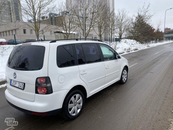 Volkswagen Touran 2008 Viļņa, ar dzinēja tilpumu 1.90 L un nobraukumu 300 tūkst. km par 1560 €, foto 3 vietnē AUTOMOTO.COM.LV