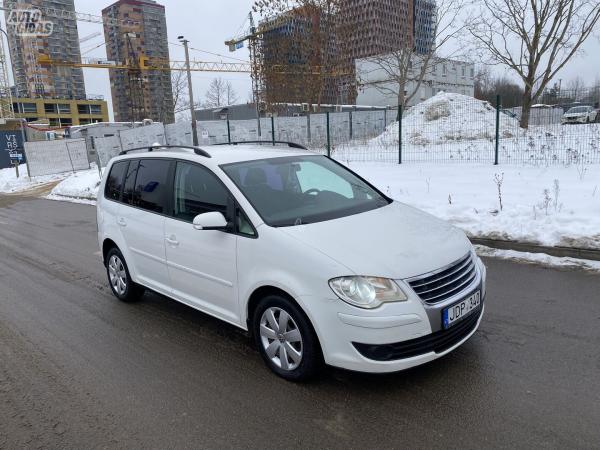 Volkswagen Touran 2008 Viļņa, ar dzinēja tilpumu 1.90 L un nobraukumu 300 tūkst. km par 1560 €, foto 4 vietnē AUTOMOTO.COM.LV