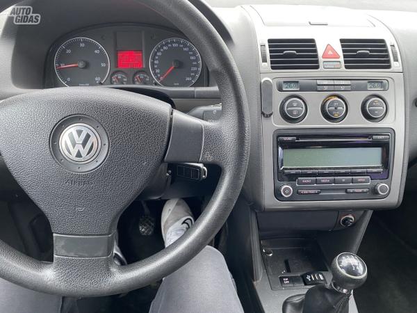 Volkswagen Touran 2008 Viļņa, ar dzinēja tilpumu 1.90 L un nobraukumu 300 tūkst. km par 1560 €, foto 5 vietnē AUTOMOTO.COM.LV