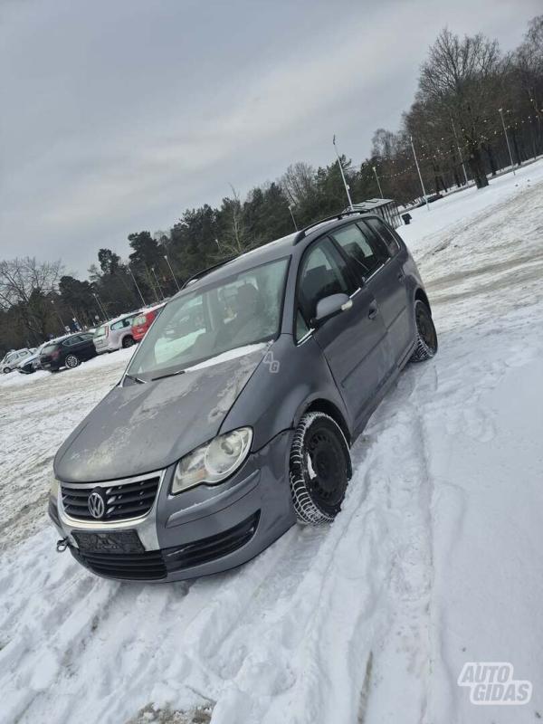 Volkswagen Touran 2008 in Silale, with an engine capacity of 2.00 L and mileage of 1 thousand km for 400 €, photo 1 on AUTOMOTO.COM.LV