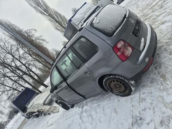Volkswagen Touran 2008 in Silale, with an engine capacity of 2.00 L and mileage of 1 thousand km for 400 €, photo 3 on AUTOMOTO.COM.LV