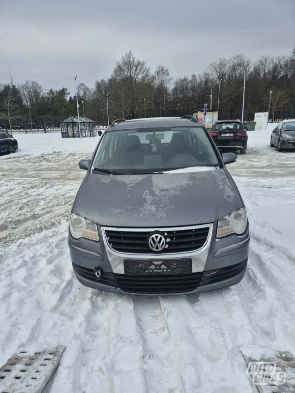 Volkswagen Touran 2008 in Silale, with an engine capacity of 2.00 L and mileage of 1 thousand km for 400 €, photo 6 on AUTOMOTO.COM.LV