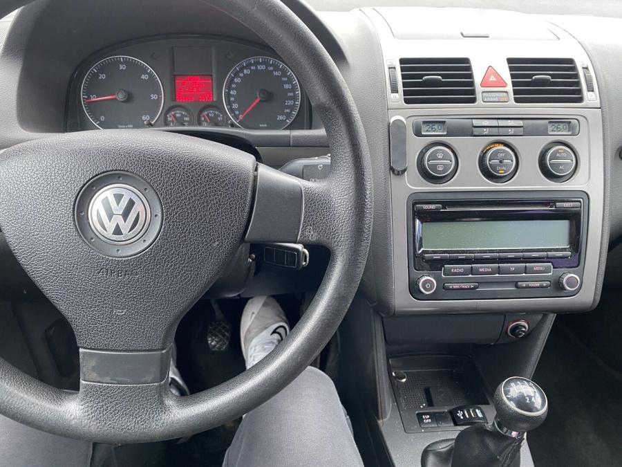 Volkswagen Touran 2008 Viļņa, ar dzinēja tilpumu 1.90 L un nobraukumu 300 tūkst. km par 1590 €, foto 5 vietnē AUTOMOTO.COM.LV