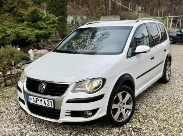 Volkswagen Touran 2008 in Vilnius, with an engine capacity of 2.00 L and mileage of 400 thousand km for 3289 €, photo 2 on AUTOMOTO.COM.LV