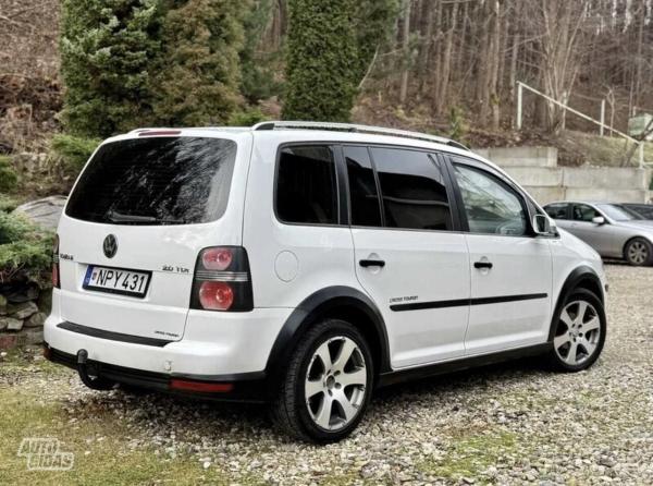 Volkswagen Touran 2008 in Vilnius, with an engine capacity of 2.00 L and mileage of 400 thousand km for 3289 €, photo 6 on AUTOMOTO.COM.LV