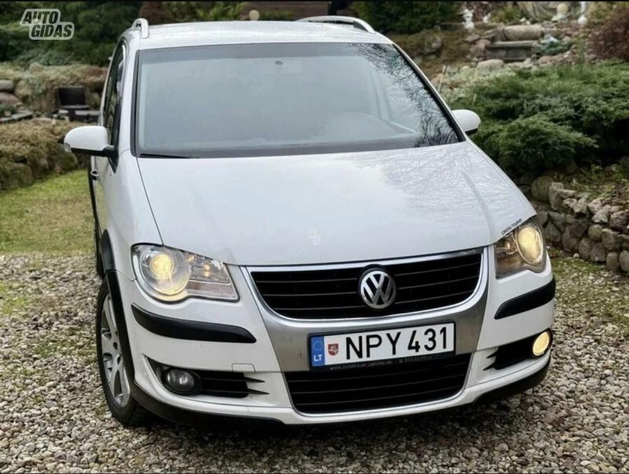 Volkswagen Touran 2008 in Vilnius, with an engine capacity of 2.00 L and mileage of 400 thousand km for 3289 €, photo 10 on AUTOMOTO.COM.LV