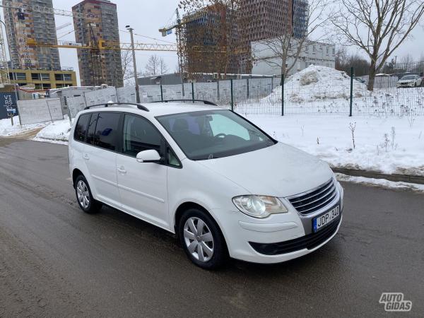 Volkswagen Touran 2008 Viļņa, ar dzinēja tilpumu 1.90 L un nobraukumu 300 tūkst. km par 1490 €, foto 4 vietnē AUTOMOTO.COM.LV