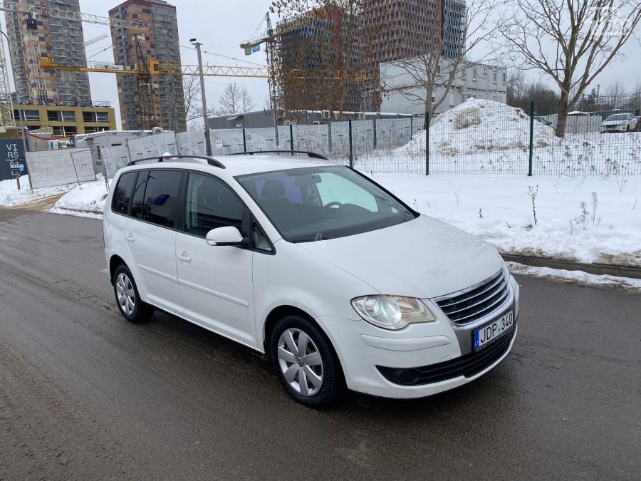 Volkswagen Touran 2008 Viļņa, ar dzinēja tilpumu 1.90 L un nobraukumu 300 tūkst. km par 1490 €, foto 4 vietnē AUTOMOTO.COM.LV