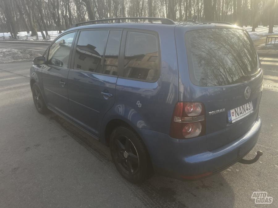Volkswagen Touran 2008 Klaipėda, ar dzinēja tilpumu 1.40 L un nobraukumu 321 tūkst. km par 2250 €, foto 3 vietnē AUTOMOTO.COM.LV