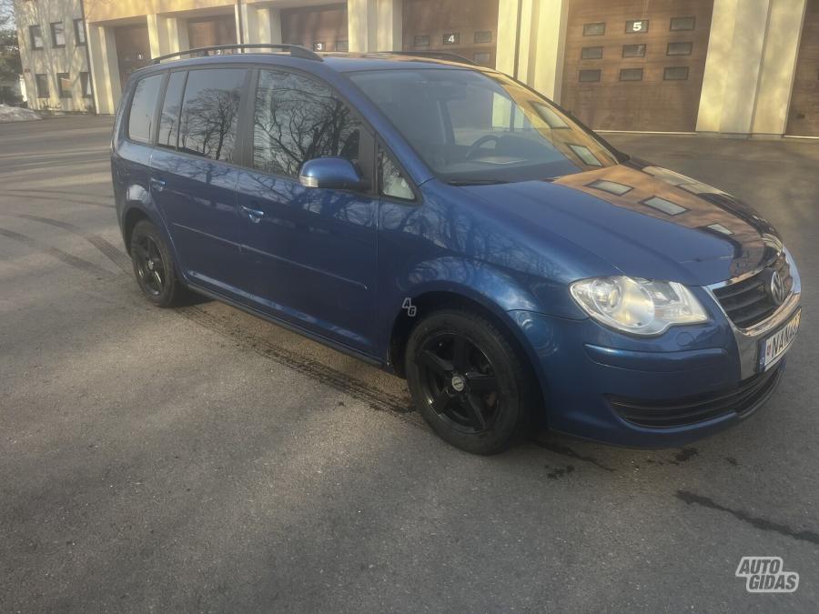 Volkswagen Touran 2008 Klaipėda, ar dzinēja tilpumu 1.40 L un nobraukumu 321 tūkst. km par 2250 €, foto 4 vietnē AUTOMOTO.COM.LV