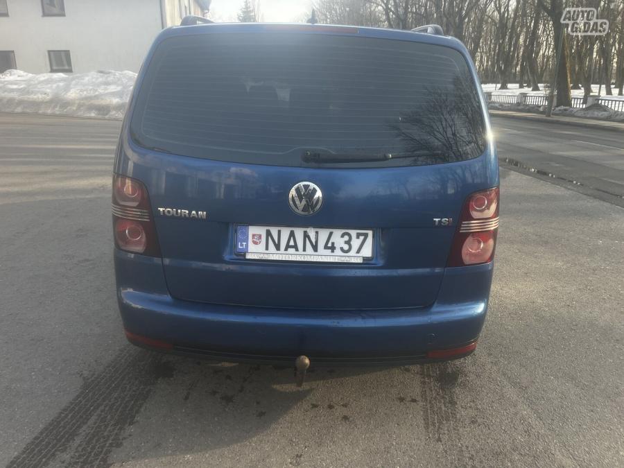 Volkswagen Touran 2008 Klaipėda, ar dzinēja tilpumu 1.40 L un nobraukumu 321 tūkst. km par 2250 €, foto 5 vietnē AUTOMOTO.COM.LV
