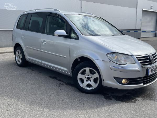 Volkswagen Touran 2008 Viļņa, ar dzinēja tilpumu 2.00 L un nobraukumu 380 tūkst. km par 2000 €, foto 2 vietnē AUTOMOTO.COM.LV