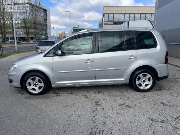 Volkswagen Touran 2008 Viļņa, ar dzinēja tilpumu 2.00 L un nobraukumu 380 tūkst. km par 2000 €, foto 4 vietnē AUTOMOTO.COM.LV