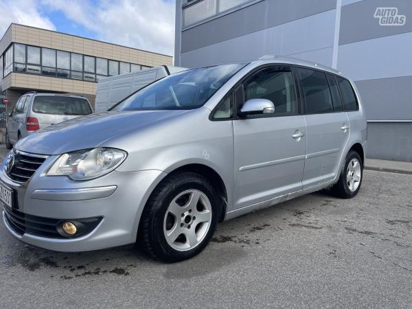 Volkswagen Touran 2008 Viļņa, ar dzinēja tilpumu 2.00 L un nobraukumu 380 tūkst. km par 2000 €, foto 5 vietnē AUTOMOTO.COM.LV