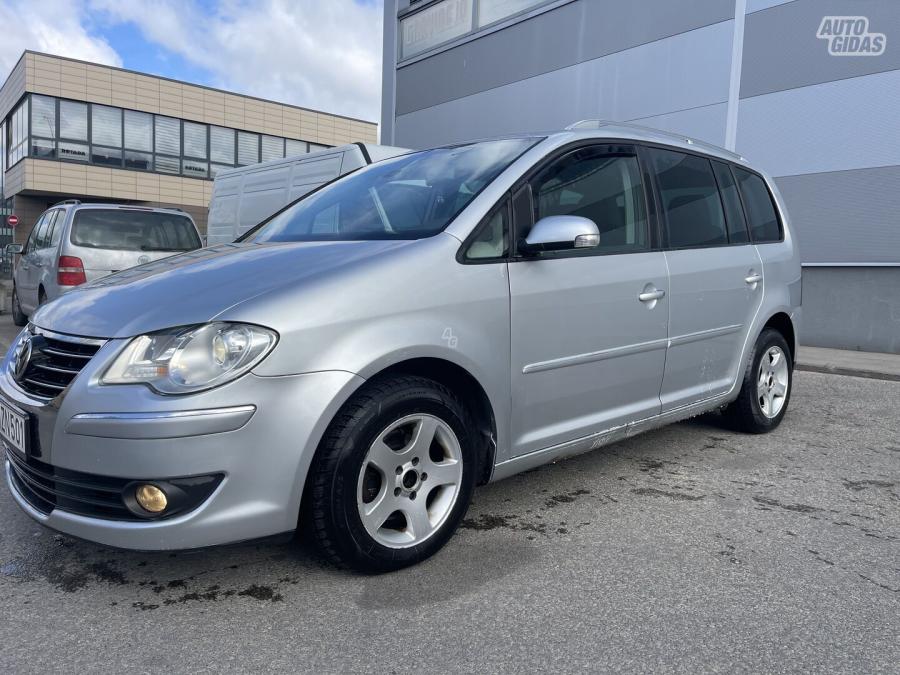 Volkswagen Touran 2008 Viļņa, ar dzinēja tilpumu 2.00 L un nobraukumu 380 tūkst. km par 2000 €, foto 6 vietnē AUTOMOTO.COM.LV