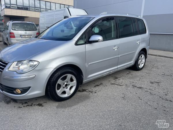 Volkswagen Touran 2008 Viļņa, ar dzinēja tilpumu 2.00 L un nobraukumu 380 tūkst. km par 2000 €, foto 6 vietnē AUTOMOTO.COM.LV