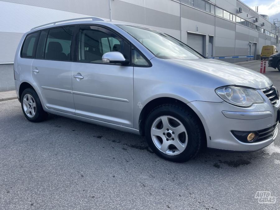 Volkswagen Touran 2008 Viļņa, ar dzinēja tilpumu 2.00 L un nobraukumu 380 tūkst. km par 2000 €, foto 11 vietnē AUTOMOTO.COM.LV