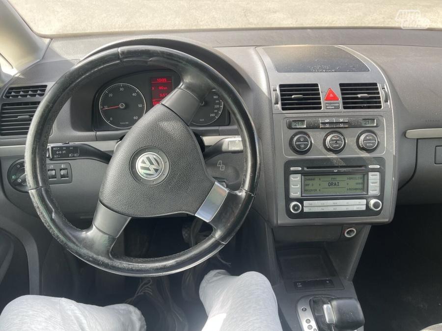 Volkswagen Touran 2008 Viļņa, ar dzinēja tilpumu 2.00 L un nobraukumu 380 tūkst. km par 2000 €, foto 33 vietnē AUTOMOTO.COM.LV