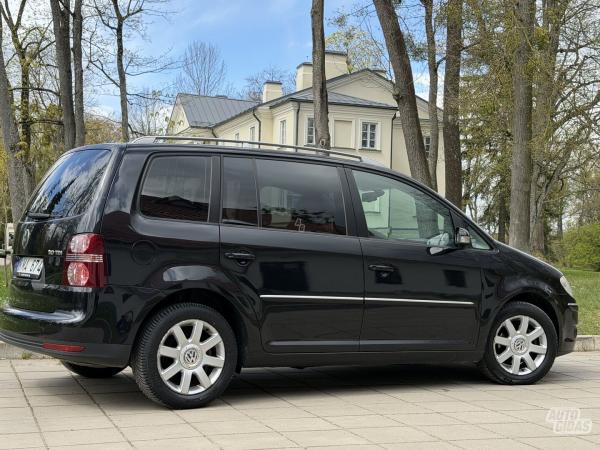 Volkswagen Touran 2008 in Kaunas, with an engine capacity of 2.00 L and mileage of 260 thousand km for 2699 €, photo 8 on AUTOMOTO.COM.LV