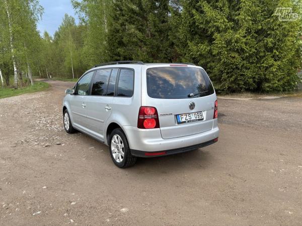 Volkswagen Touran 2008 Visaginas, ar dzinēja tilpumu 1.90 L un nobraukumu 252 tūkst. km par 3000 €, foto 3 vietnē AUTOMOTO.COM.LV