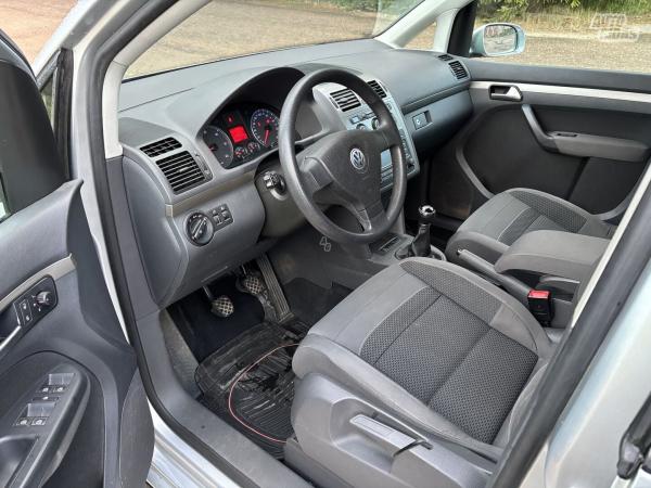 Volkswagen Touran 2008 Visaginas, ar dzinēja tilpumu 1.90 L un nobraukumu 252 tūkst. km par 3000 €, foto 6 vietnē AUTOMOTO.COM.LV