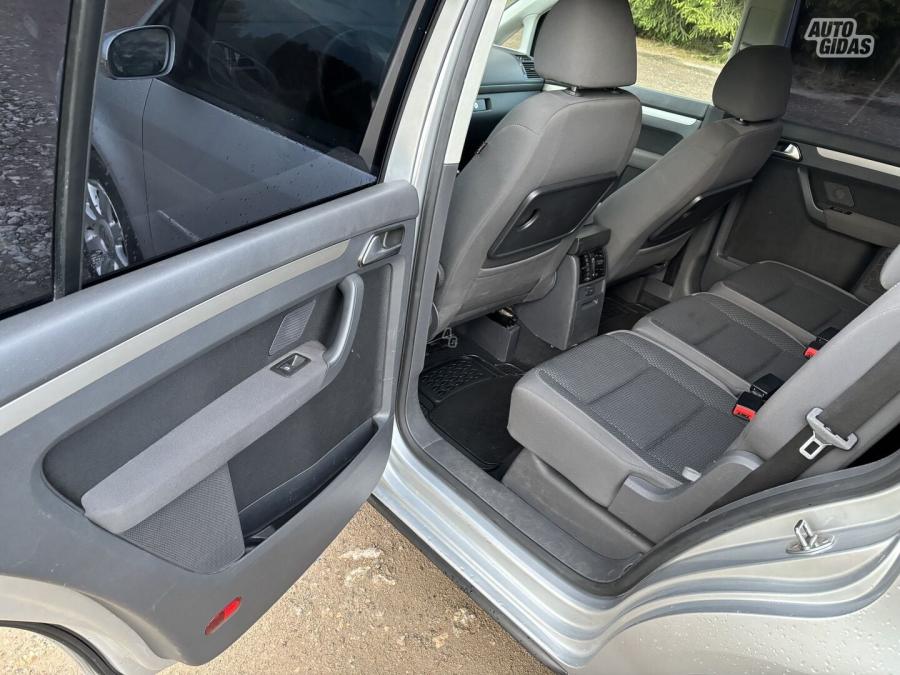 Volkswagen Touran 2008 Visaginas, ar dzinēja tilpumu 1.90 L un nobraukumu 252 tūkst. km par 3000 €, foto 11 vietnē AUTOMOTO.COM.LV