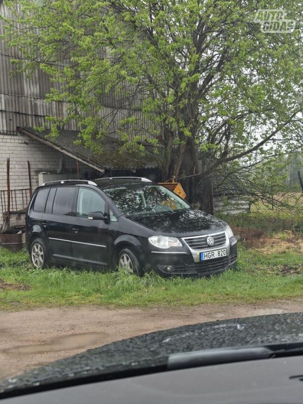 Volkswagen Touran 2008 Kauņa, ar dzinēja tilpumu 2.00 L un nobraukumu 300 tūkst. km par 1000 €, foto 1 vietnē AUTOMOTO.COM.LV