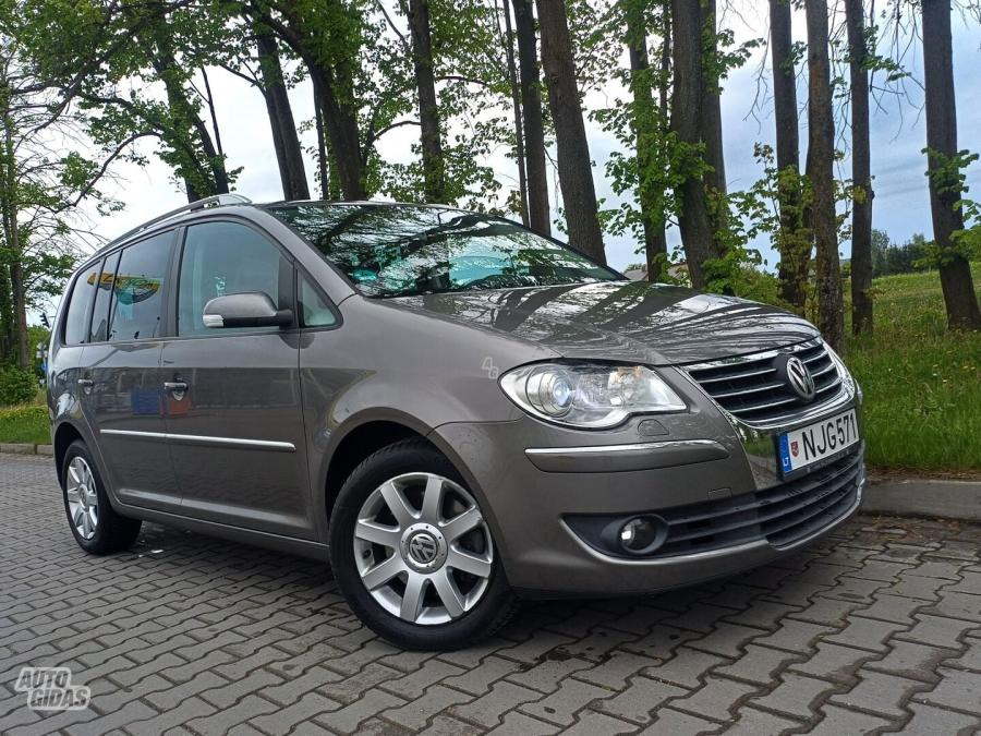 Volkswagen Touran 2008 in Kaunas, with an engine capacity of 2.00 L and mileage of 221 thousand km for 3850 €, photo 1 on AUTOMOTO.COM.LV
