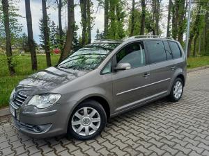 Volkswagen Touran 2008 in Kaunas, with an engine capacity of 2.00 L and mileage of 221 thousand km for 3850 €, photo 3 on AUTOMOTO.COM.LV