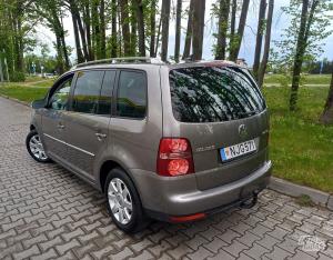 Volkswagen Touran 2008 in Kaunas, with an engine capacity of 2.00 L and mileage of 221 thousand km for 3850 €, photo 4 on AUTOMOTO.COM.LV