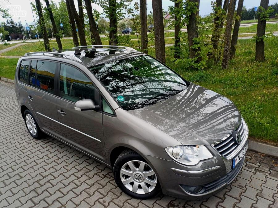 Volkswagen Touran 2008 in Kaunas, with an engine capacity of 2.00 L and mileage of 221 thousand km for 3850 €, photo 7 on AUTOMOTO.COM.LV